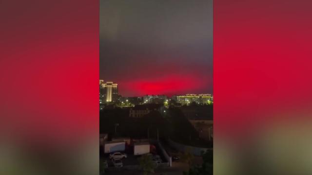 Sky turns terrifying blood-red colour in China - ViralPress