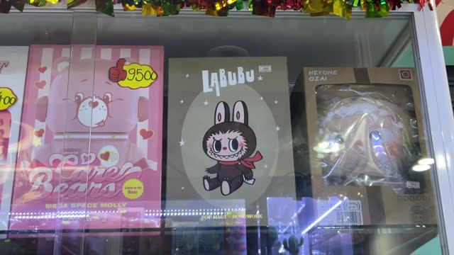 Fake Labubu toys flood Bangkok's Chinatown amid popularity surge ...