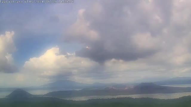 Taal Volcano emits toxic gas amid worrying activity in the Philippines - ViralPress