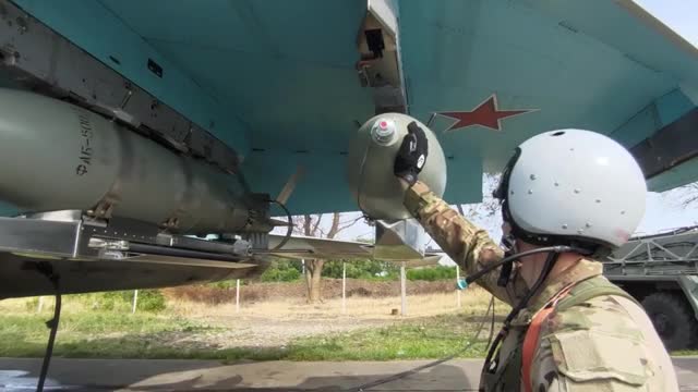 Russian supersonic warplanes drop deadly FAB-500 bombs at Ukrainian ...